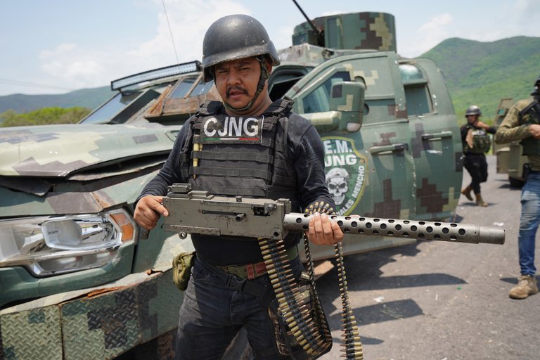 CJNG hizo alarde de su poderío: ametralladoras de guerra... - El Mexicano
