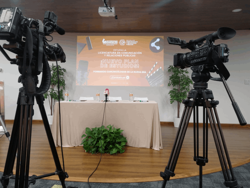 Universidad Xochicalco se renueva - El Mexicano