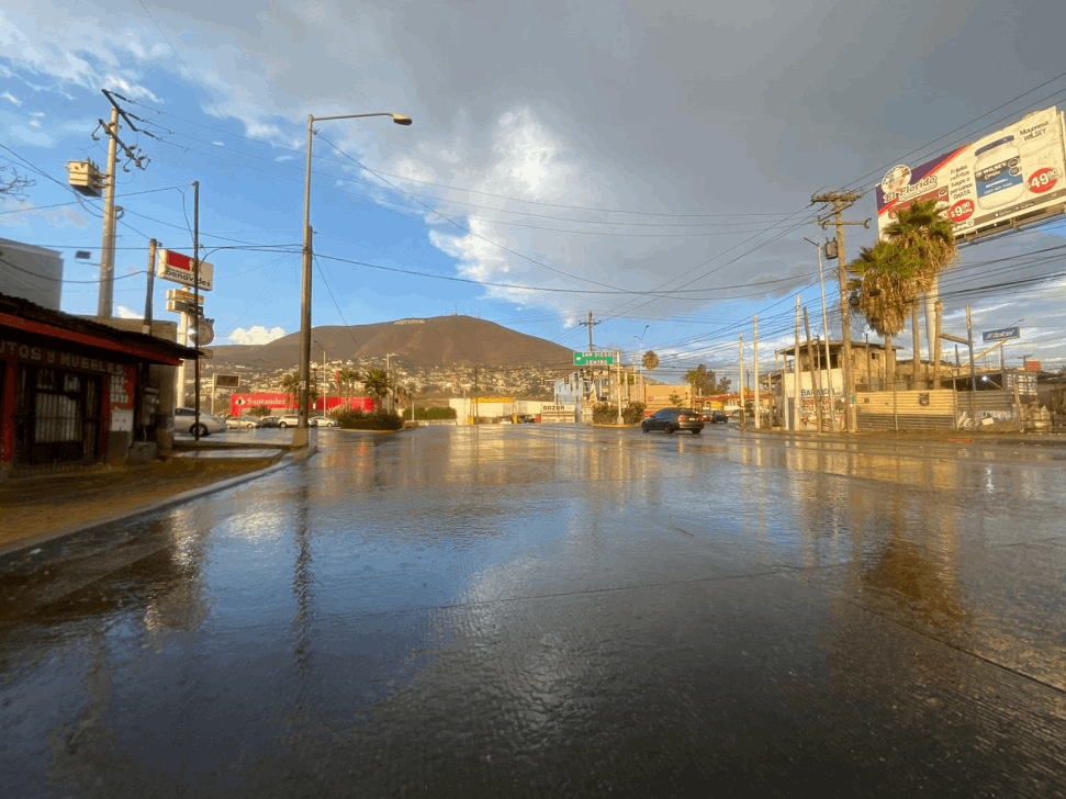 Está lloviendo en algunas zonas de Tijuana como la terce... - El Mexicano