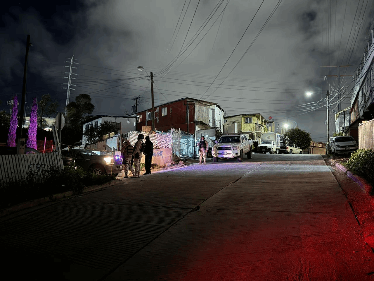 Encuentran cuerpo maniatado en una maleta con narco mens... - El Mexicano