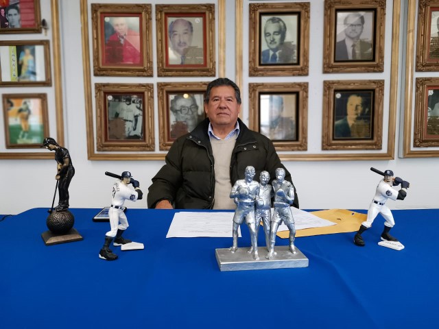 Reeligen a César Meza como presidente del Salón de la Fa... - El Mexicano