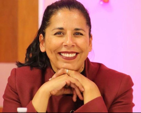 Rebeca Vega Arriola… También levanta la mano por el dist... - El Mexicano