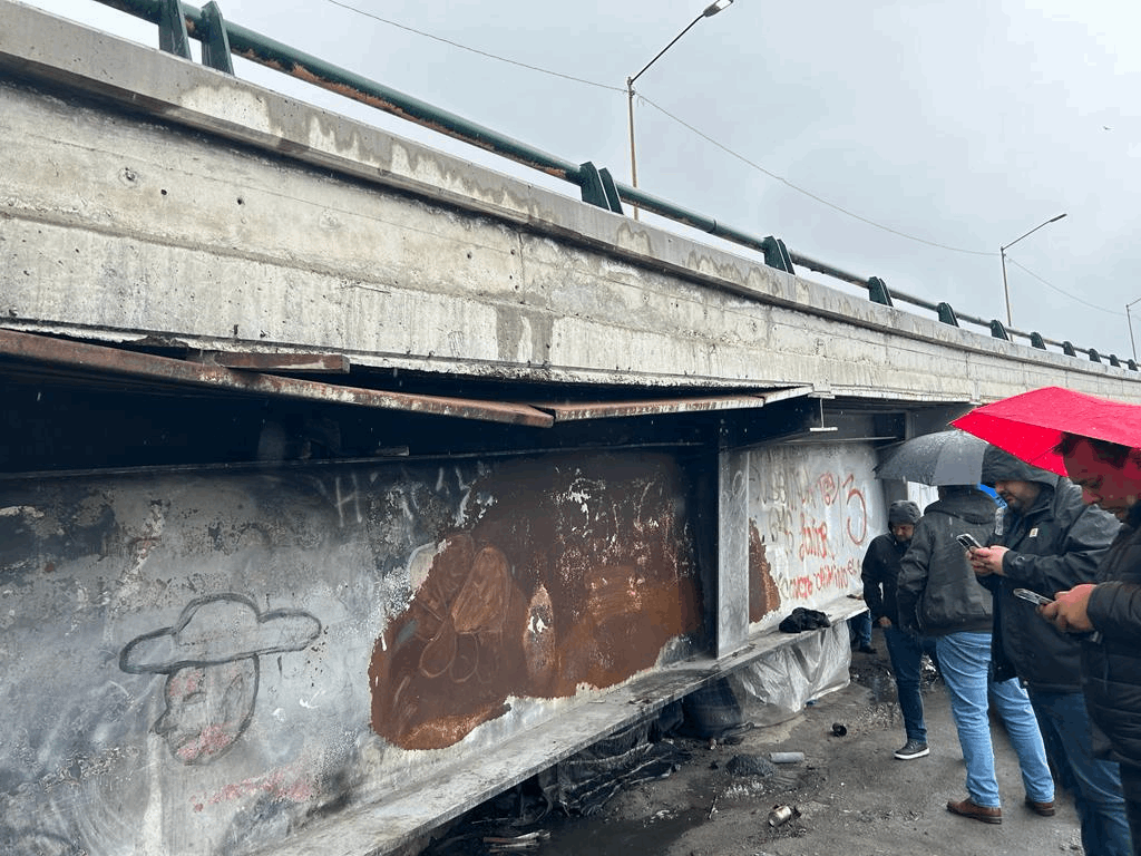 Cierran parcialmente el puente México (o Chaparral) por... - El Mexicano