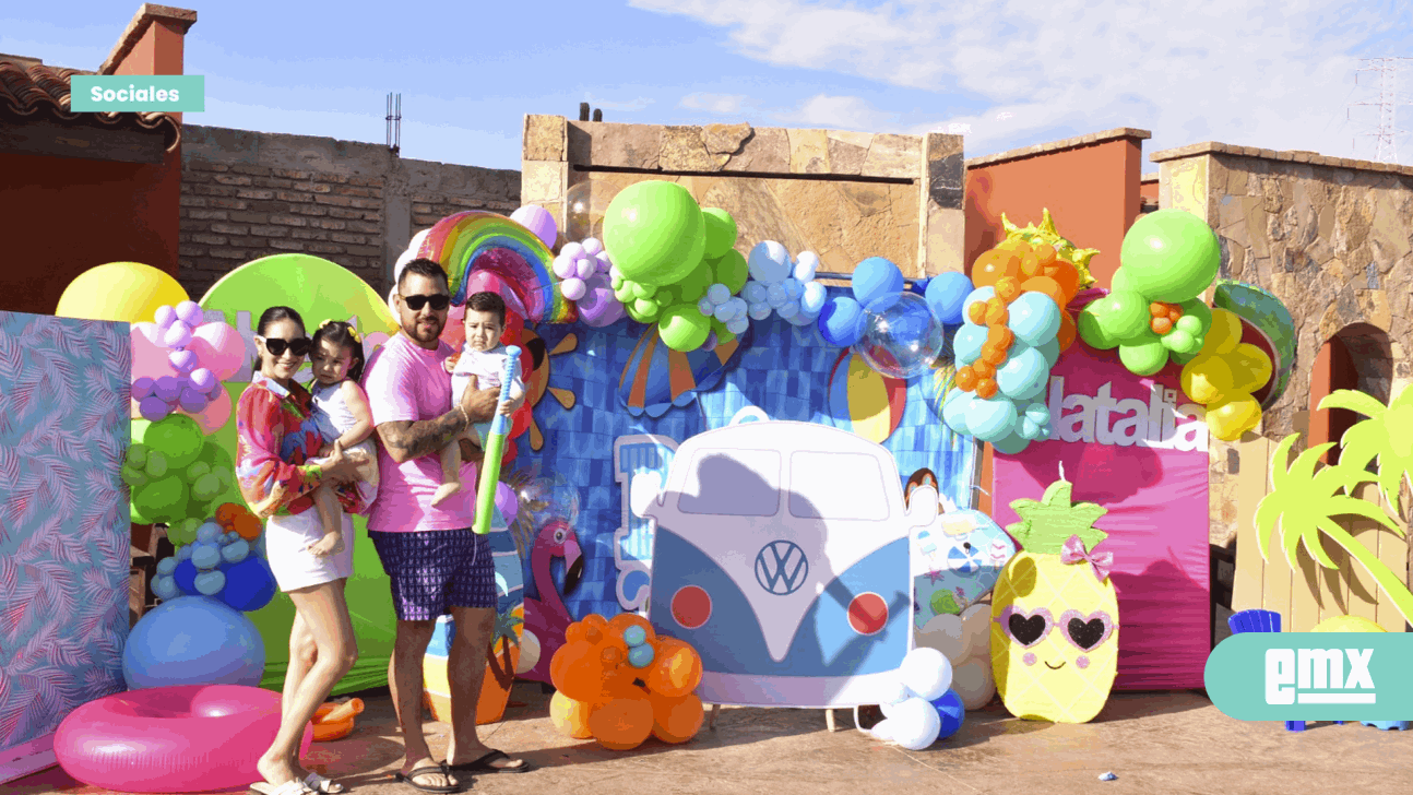 Divertida albercada tuvieron Natalia y Alverto López Pes... - El Mexicano