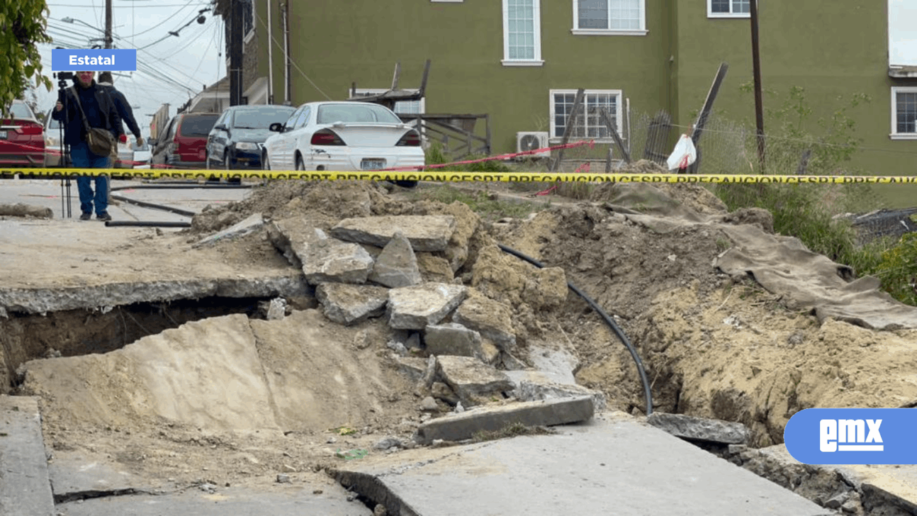 Colapsa calle de la parte baja de la colonia Del Río - El Mexicano