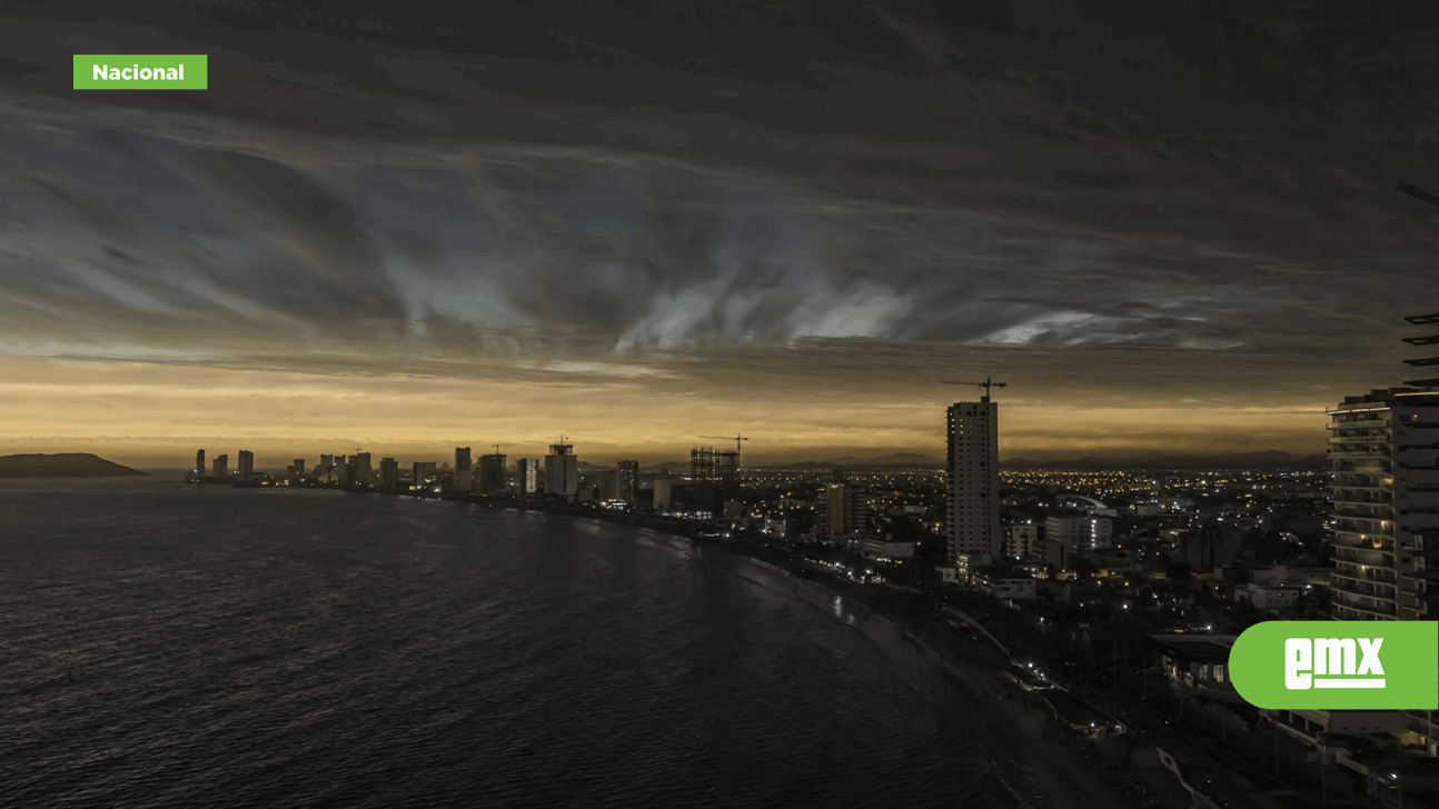 Gozan miles de sinaloenses eclipse total en el malecón d... - El Mexicano