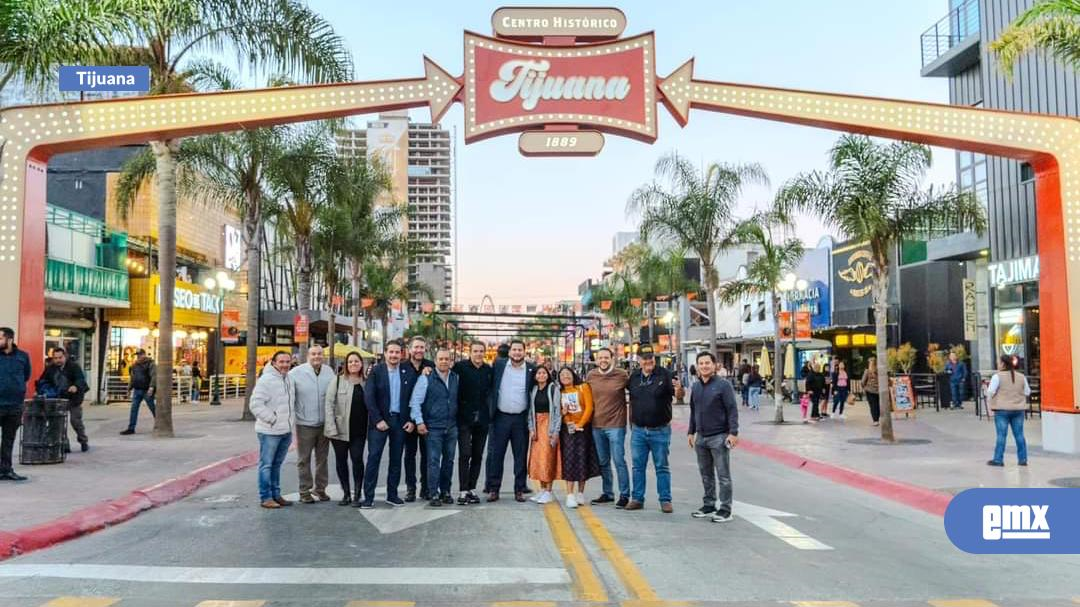 DEVELA ALCALDE ISMAEL BURGUEÑO PUERTA AL CENTRO HISTÓRIC... - El Mexicano